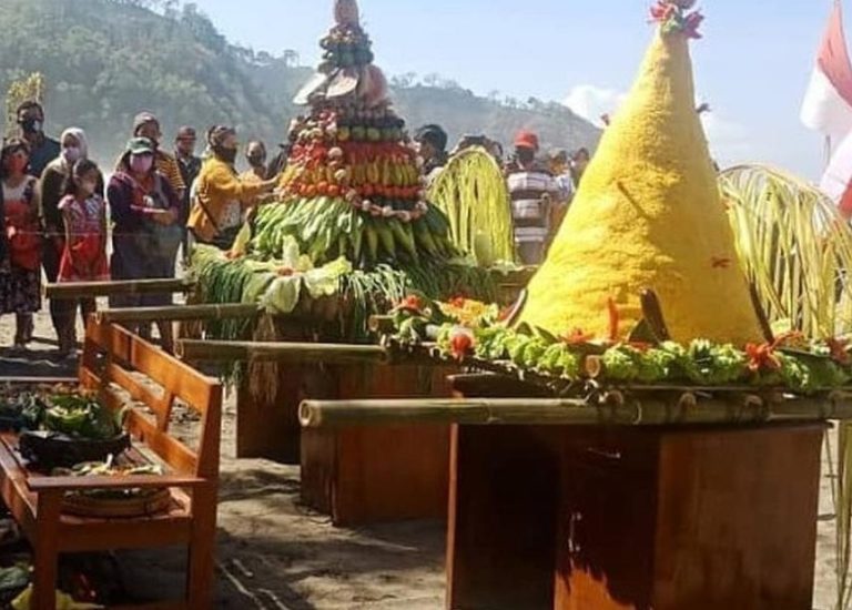 Mengenal Larung Sesaji : Pembahasan Lengkap - Slingadigital.com